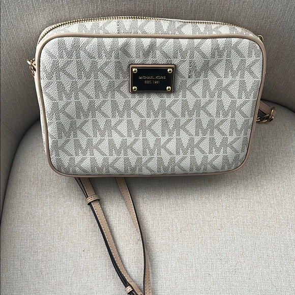 Michael Kors | Bags | Michael Kors Cream Crossbody Camera Bag | Poshmark